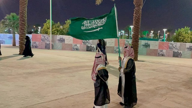Kaligrafer Kalimat Syahadat di Bendera Arab Saudi Meninggal Dunia ...