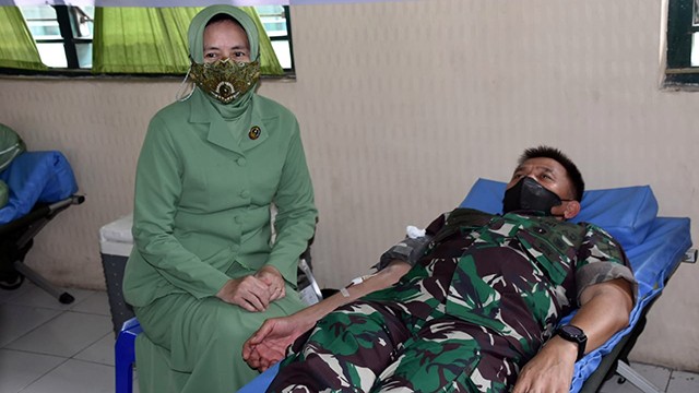 Persit KCK 131/Santiago Gelar Kegiatan Donor Darah di Bitung | kumparan.com