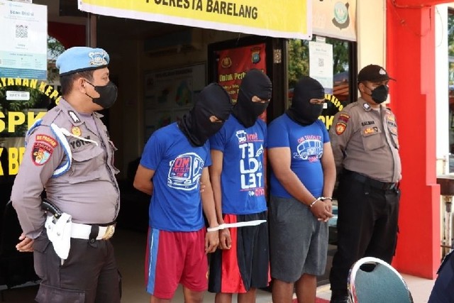Penadah Motor Curian di Batam Jual Sparepart di Medsos Dibekuk Polisi | kumparan.com