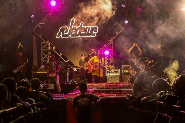 Kunci Gitar Wanita Munafik - Sejedewe | kumparan.com