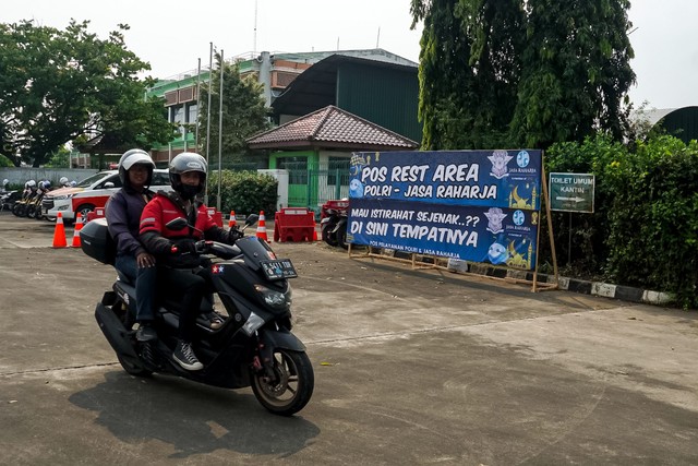 Foto: Melihat Rest Area untuk Pemudik Motor di Kedungwaringin, Bekasi ...