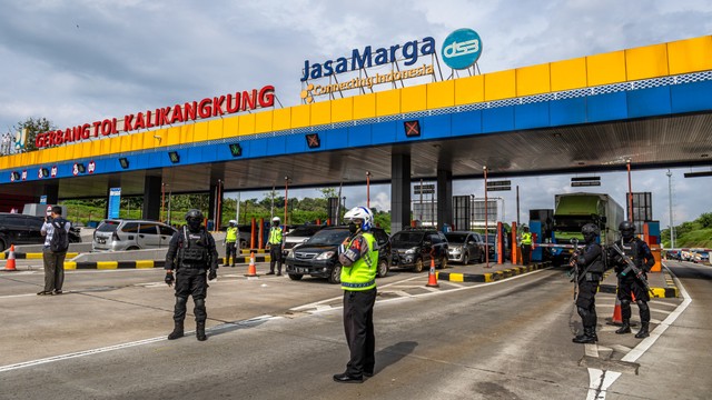 Kondisi Lalu Lintas di Tol Japek dan Kalikangkung Malam Ini | kumparan.com