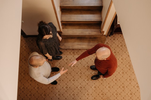 Contoh Norma Kesopanan, Tujuan, Ciri-ciri, dan Sumbernya | kumparan.com