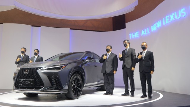 Mobil PHEV Lexus Pertama di Dunia Mendarat di Indonesia, Intip ...