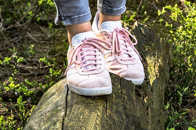 Tips Memilih Ukuran Sepatu Anak Sesuai dengan Umurnya | kumparan.com