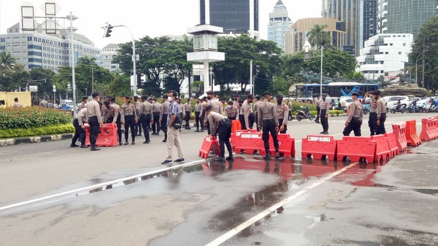 Akan Ada Demo Mahasiswa dan Buruh di Patung Kuda, Jalan Sekitar Istana Ditutup | kumparan.com