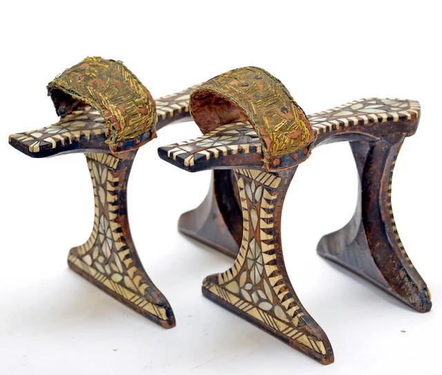 Klasik, Ini 5 Model Sepatu dan Sandal yang Populer di Zaman Dahulu ...