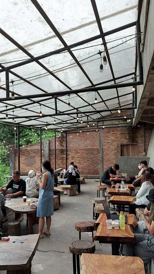 Kafe Kopi Selirik, Hidden Gem di Tangsel Rasa Lembang | kumparan.com