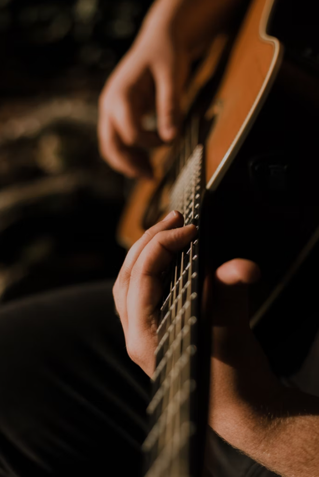 Cara Belajar Main Gitar Kunci Dasar bagi Pemula agar Cepat Mahir ...