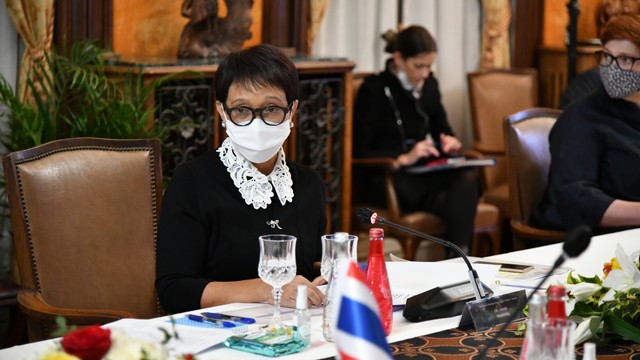 Menlu Retno Pimpin Pertemuan Bali Process di Prancis | kumparan.com