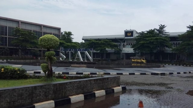 5 Sekolah Kedinasan Ini Bolehkan Pendaftarnya Berkacamata | kumparan.com