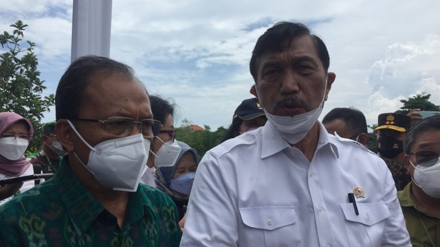 Kasus COVID-19 Landai, Luhut Segera Hapus Aturan Karantina Wisman ke ... Kasus COVID-19 Landai, Luhut Segera Hapus Aturan Karantina Wisman ke ...
