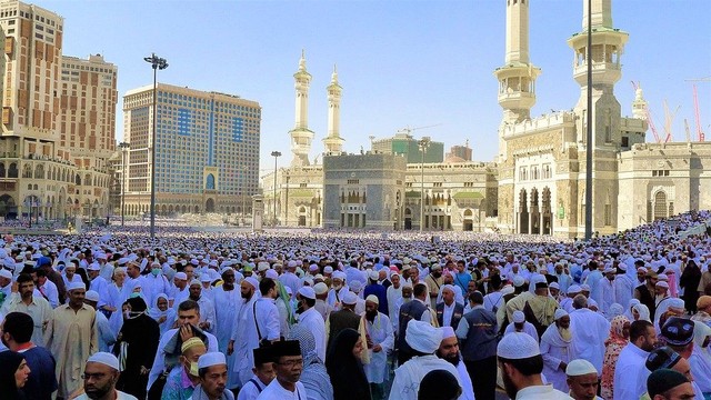 Pengertian Umroh Lengkap dengan Tata Cara dan Keutamaannya | kumparan.com