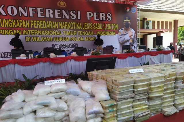 Foto: Tumpukan 1 Ton Sabu Hasil Pengungkapan Jaringan Iran | kumparan.com