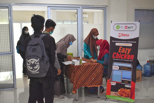 Program 1000 Lapak Berkah Eazy Chicken Gratis untuk Para Mustahik Resmi ... Program 1000 Lapak Berkah Eazy Chicken Gratis untuk Para Mustahik Resmi ...