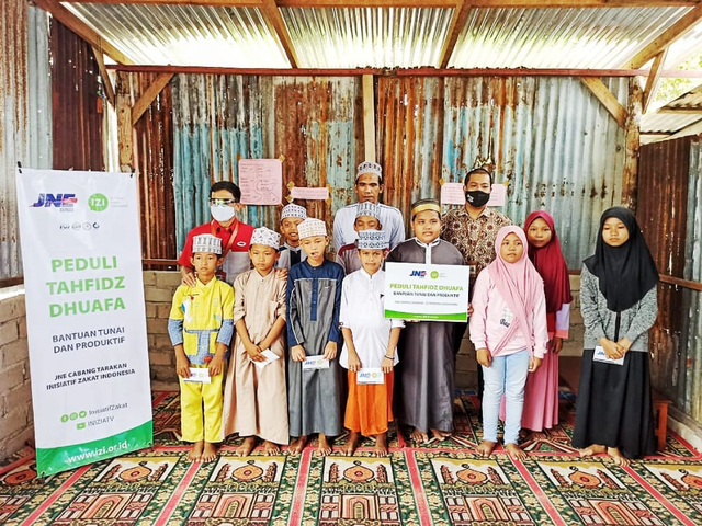 Bantuan untuk Tahfidz di Hari Santri Nasional oleh PT. JNE Tarakan - IZI Kaltara | kumparan.com