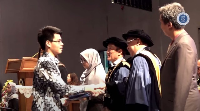 Faith Over Fear: Prinsip Bryan Aptana Widjaja, Wisudawan Berprestasi ITB | kumparan.com