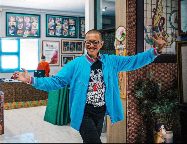 Mengenal Tokoh Tari Didik Nini Thowok yang Multitalenta | kumparan.com