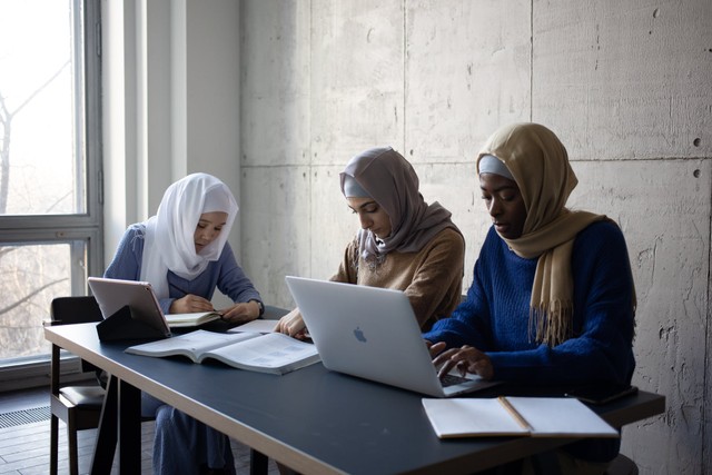 Tulisan Arab Man Shabara Zhafira dan Artinya | kumparan.com