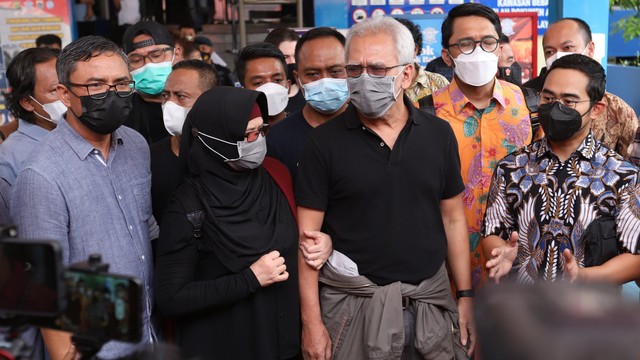 Salah Satu Pendiri OI Laporkan Istri Iwan Fals Atas Tuduhan Pemalsuan ... Salah Satu Pendiri OI Laporkan Istri Iwan Fals Atas Tuduhan Pemalsuan ...