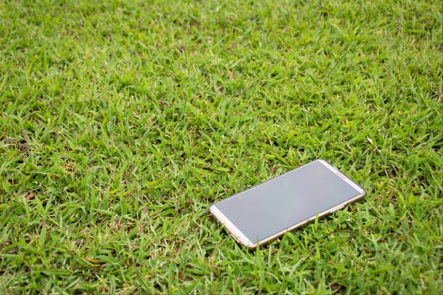 Cara Mengatasi Layar HP Hitam tapi Nyala, Begini Solusinya | kumparan.com