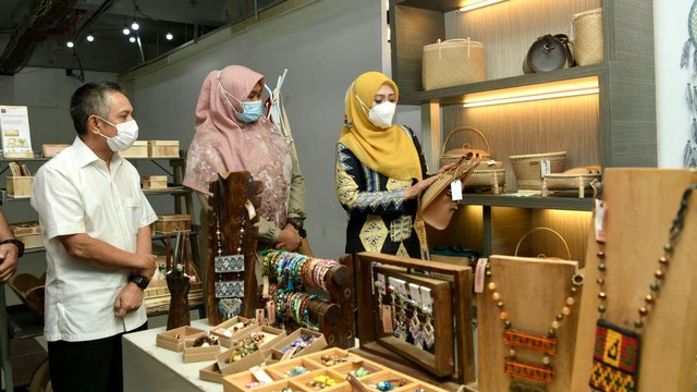 Foto: Pameran Produk Kerajinan Unggulan Aceh | kumparan.com