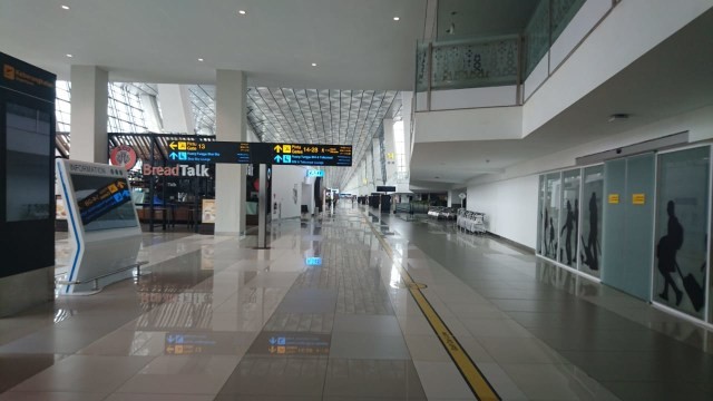 Terminal Bandara Soekarno Hatta Garuda untuk Domestik dan Internasional ...