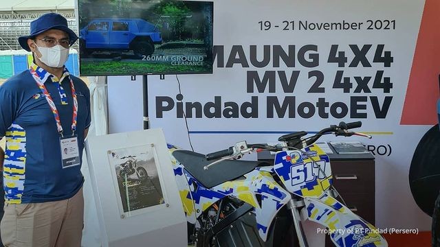Motor Listrik Baru Pindad Bergaya Trail Mejeng di Mandalika, Ini ...