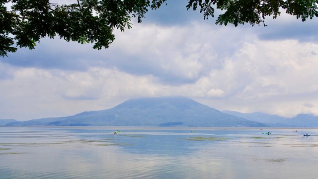 Gunung Seminung, Gunung Favorit Pendaki di Lampung yang Dihiasi Bunga ...