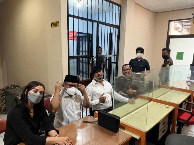 Ayah dan Istri Jerinx SID Ajukan Penangguhan Penahanan | kumparan.com
