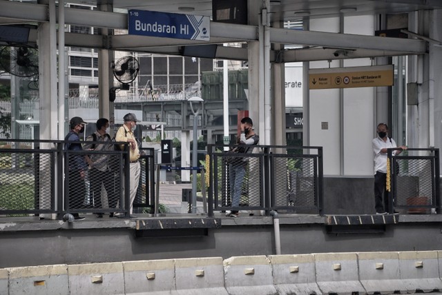 Cara Isi Kartu Jak Lingko di Vending Machine Halte Transjakarta ...