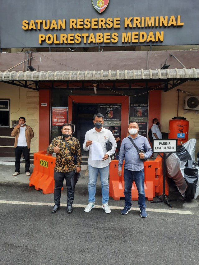 Saktiawan Sinaga Laporkan 3 Akun Medsos karena Hina Keluarganya ... Saktiawan Sinaga Laporkan 3 Akun Medsos karena Hina Keluarganya ...