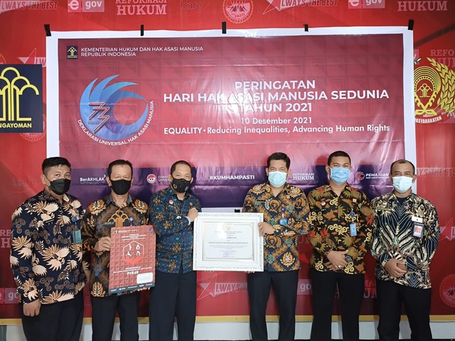 Kado Akhir Tahun, Rutan Bantaeng Sabet Penghargaan P2HAM di Peringatan ...