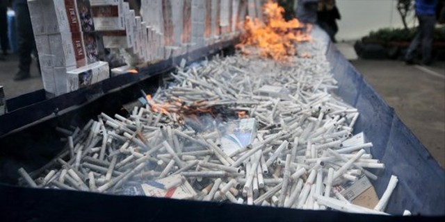 Warga di Batam Perlu Tahu, Begini Ciri-ciri Rokok Ilegal | kumparan.com