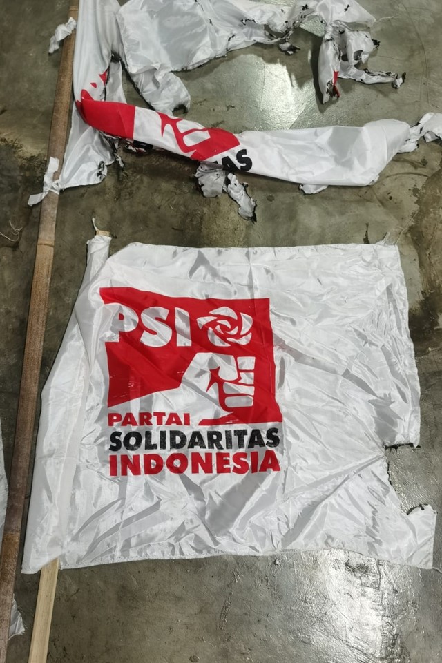 Bendera Partai Dibakar, Ketua PSI DKI Curiga Ada yang Kepanasan ...