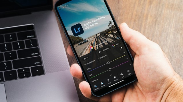 Cara Login Lightroom pada Android, iPhone, dan Web | kumparan.com