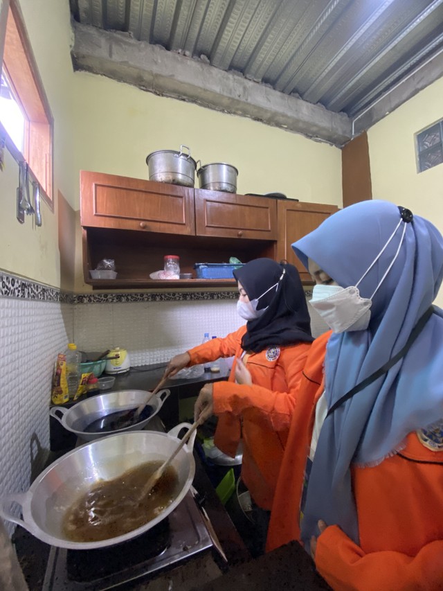 Penyelenggaraan Pelatihan Budidaya & Pengolahan TOGA oleh Mahasiswa KKN ...