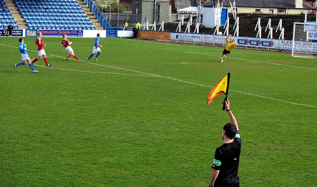 Offside adalah: Peraturan dan Sejarahnya | kumparan.com