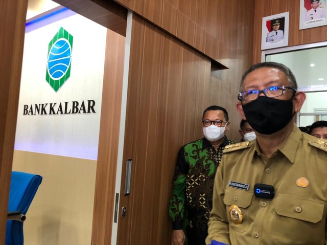 Resmikan Bank Kalbar di Paloh, Sutarmidji Minta Proses Kredit ...
