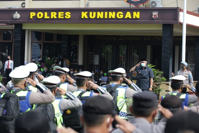 Polres Kuningan Tak Terapkan Aturan Ganjil Genap saat Malam Tahun Baru | kumparan.com