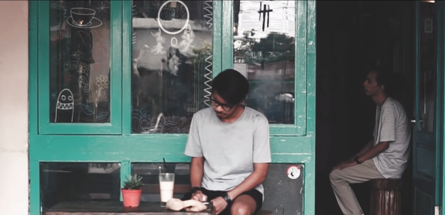 Lirik Lagu dan Chord Negara Lucu - Enau | kumparan.com