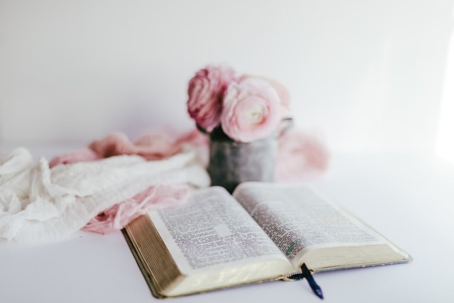 Menilik Makna Matius 28:19-20 dalam Alkitab tentang Amanat Agung Tuhan ... Menilik Makna Matius 28:19-20 dalam Alkitab tentang Amanat Agung Tuhan ...