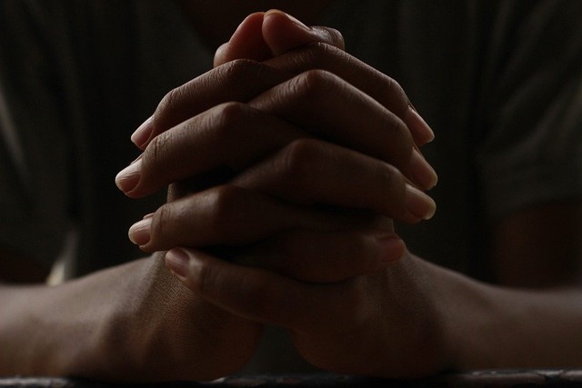 Contoh Doa Pengakuan Dosa Kristen yang Baik sebagai Panduan | kumparan.com