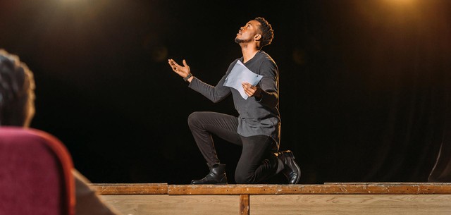 Contoh Teks Monolog Bahasa Indonesia | kumparan.com