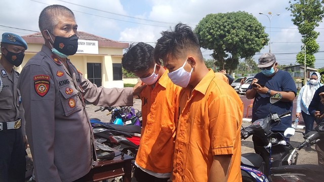 Gerebek Kosan di Bandar Lampung, Polisi Amankan Belasan Motor Hasil Curian - Lampung Geh News