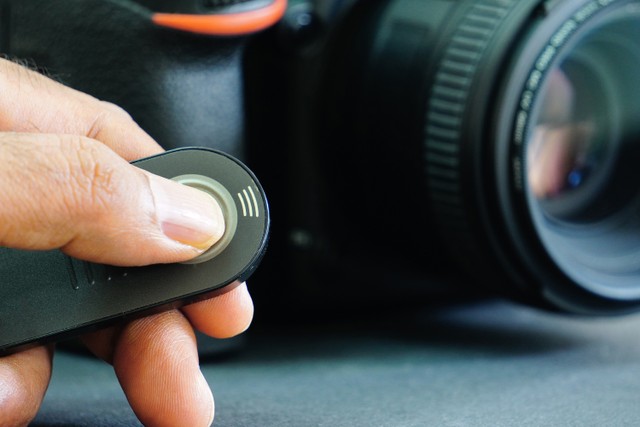 Tips Fotografi: Mengenal Shutter Release dan Fungsinya | kumparan.com