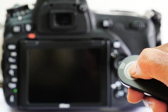 Tips Fotografi: Mengenal Shutter Release dan Fungsinya | kumparan.com