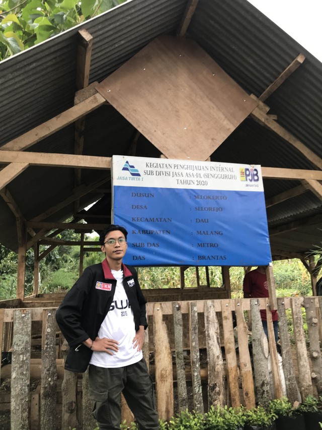 Gerakan Penanaman Pohon di Desa Selorejo, Malang, oleh PMM Kelompok 48 ...