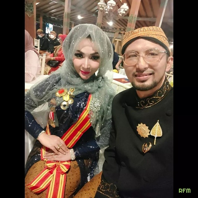 5 Potret Kebersamaan Roro Fitria dan Andre Irawan Sebelum Diterpa Isu ...