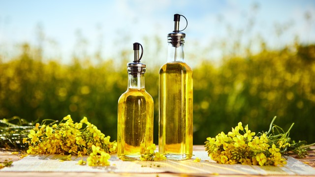 Manfaat Minyak Canola untuk MPASI Bayi | kumparan.com Manfaat Minyak Canola untuk MPASI Bayi | kumparan.com
